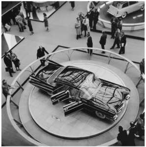 25 Vintage Photos of Car Shows From the 1930s to the 1970s