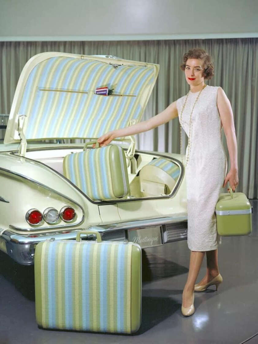 25 Vintage Photos of Cars and Bikes in the 1950s You’ll Love