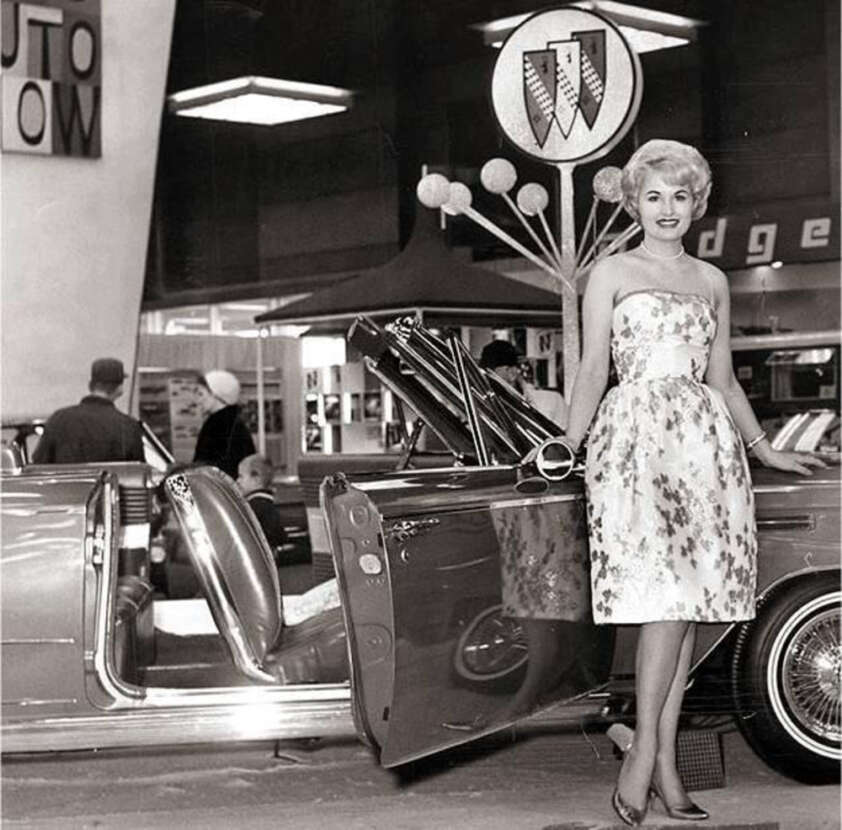 25 Vintage Photos of Car Shows From the 1930s to the 1970s