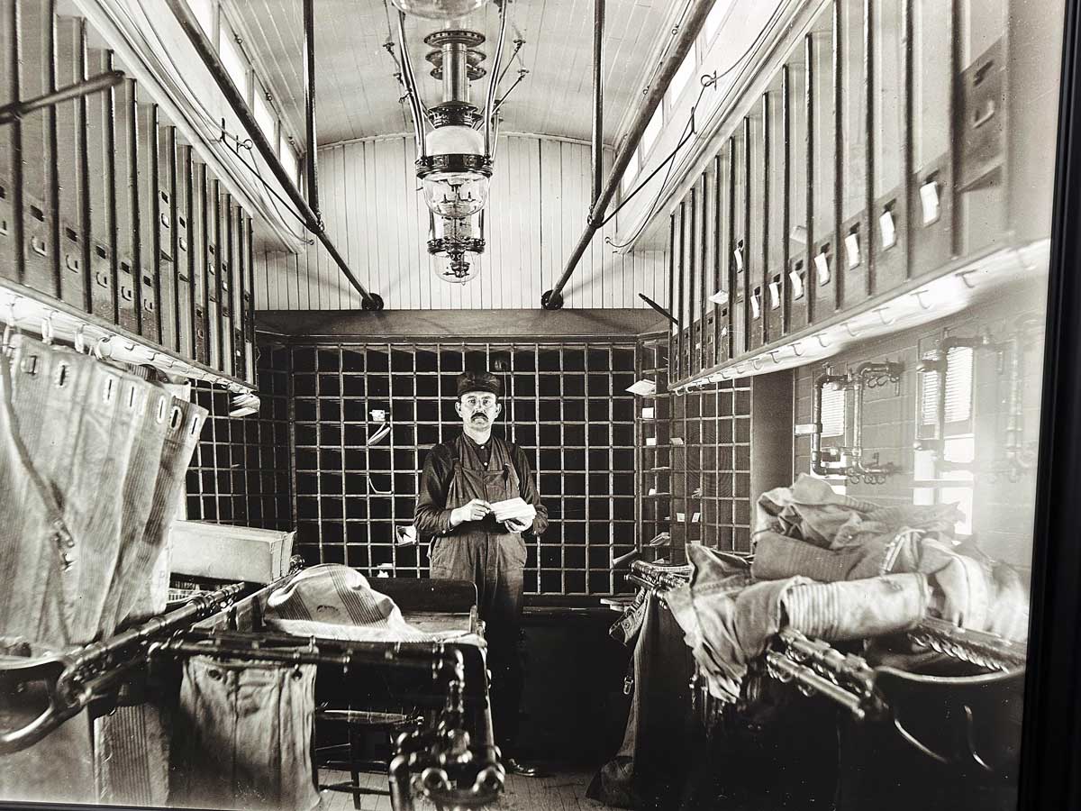 23 Vintage Post Office Photos That Deliver Postal Nostalgia