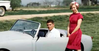 20 Colorized Photos of 1950s Women's Fashion