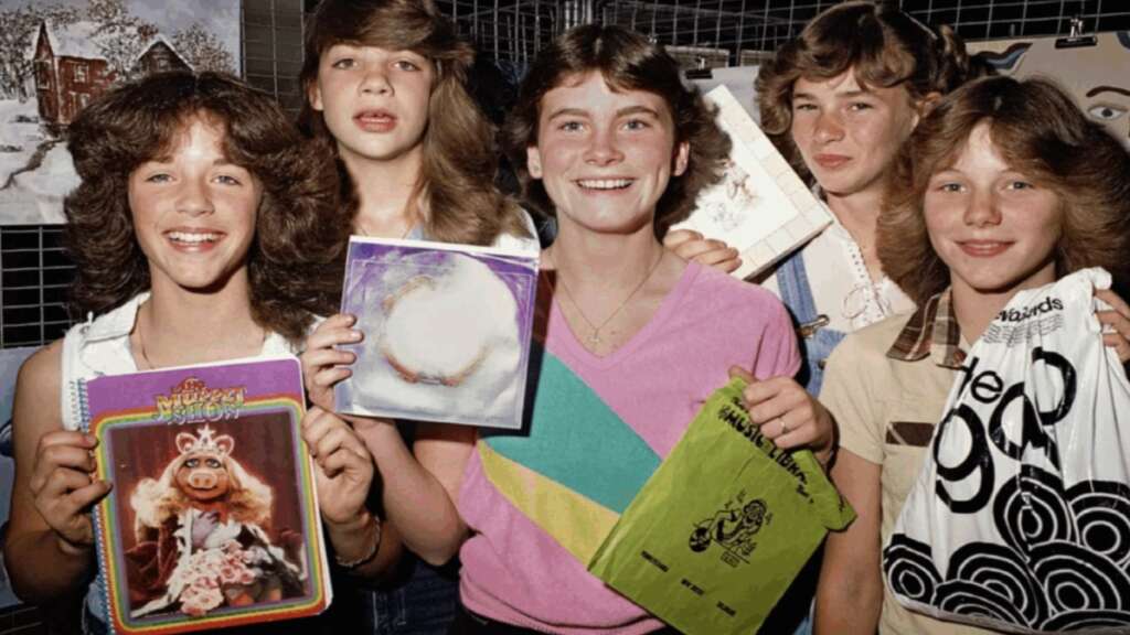 20 Vintage Photos of '80s Hangs