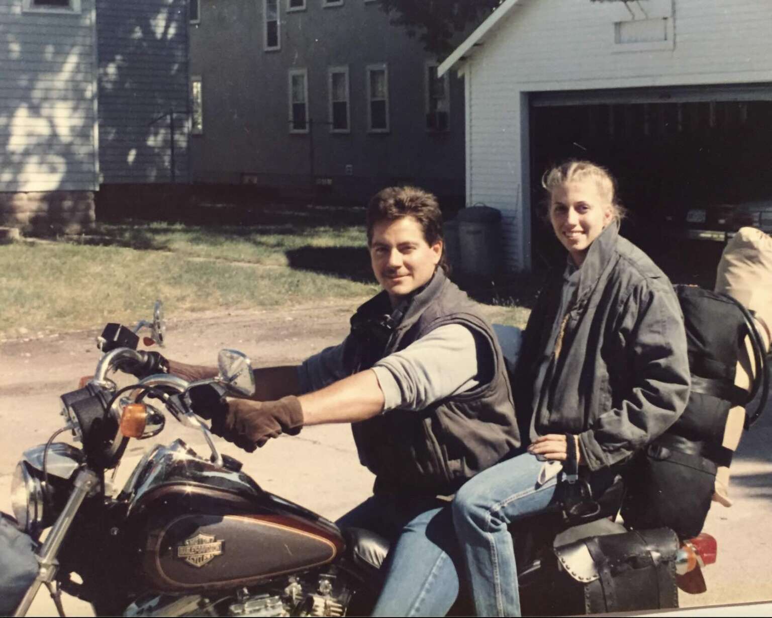 20 Vintage Mid-1980s Cars And Bikes Photos