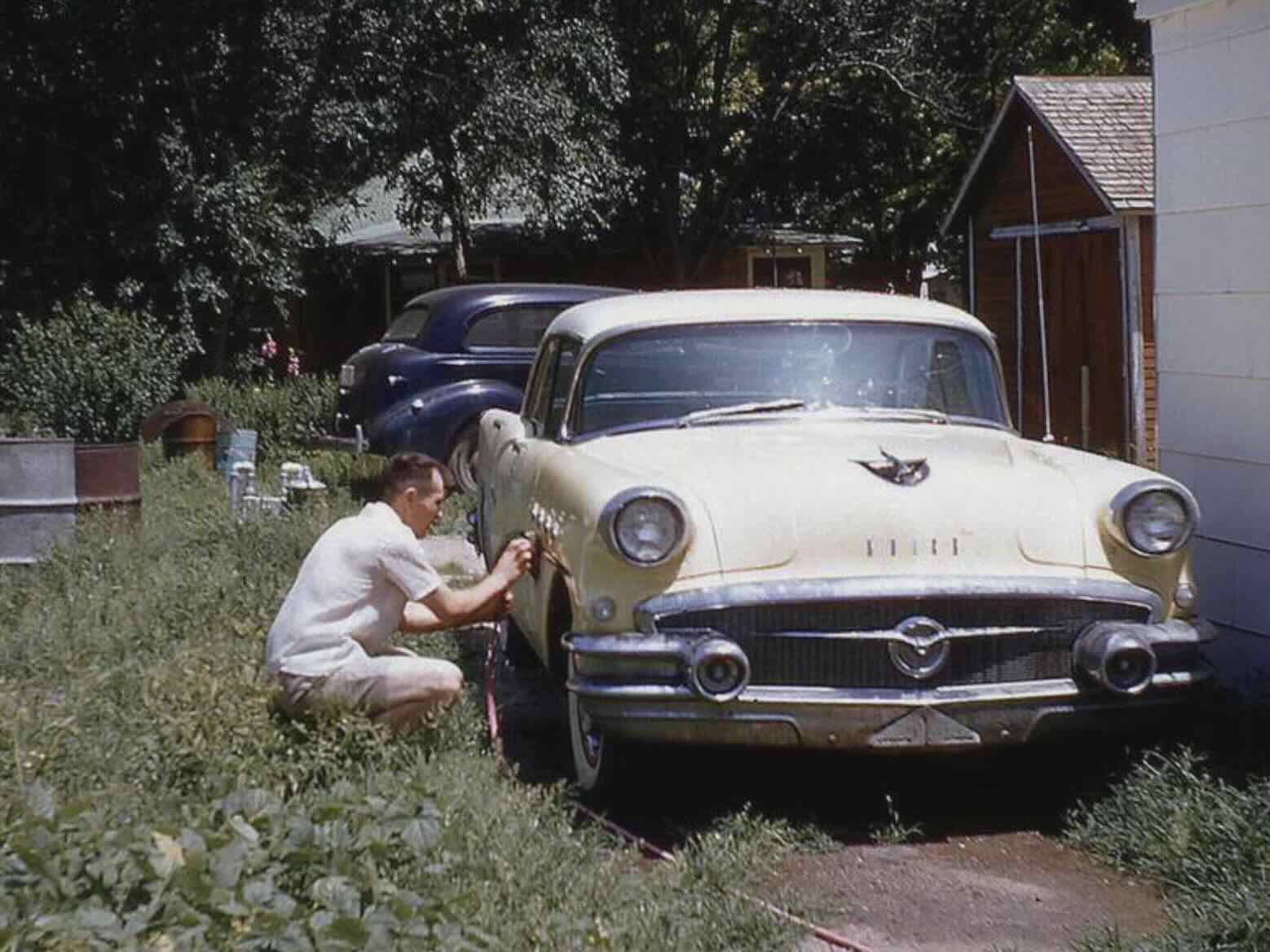 20 Vintage Mid-1950s Cars Photos