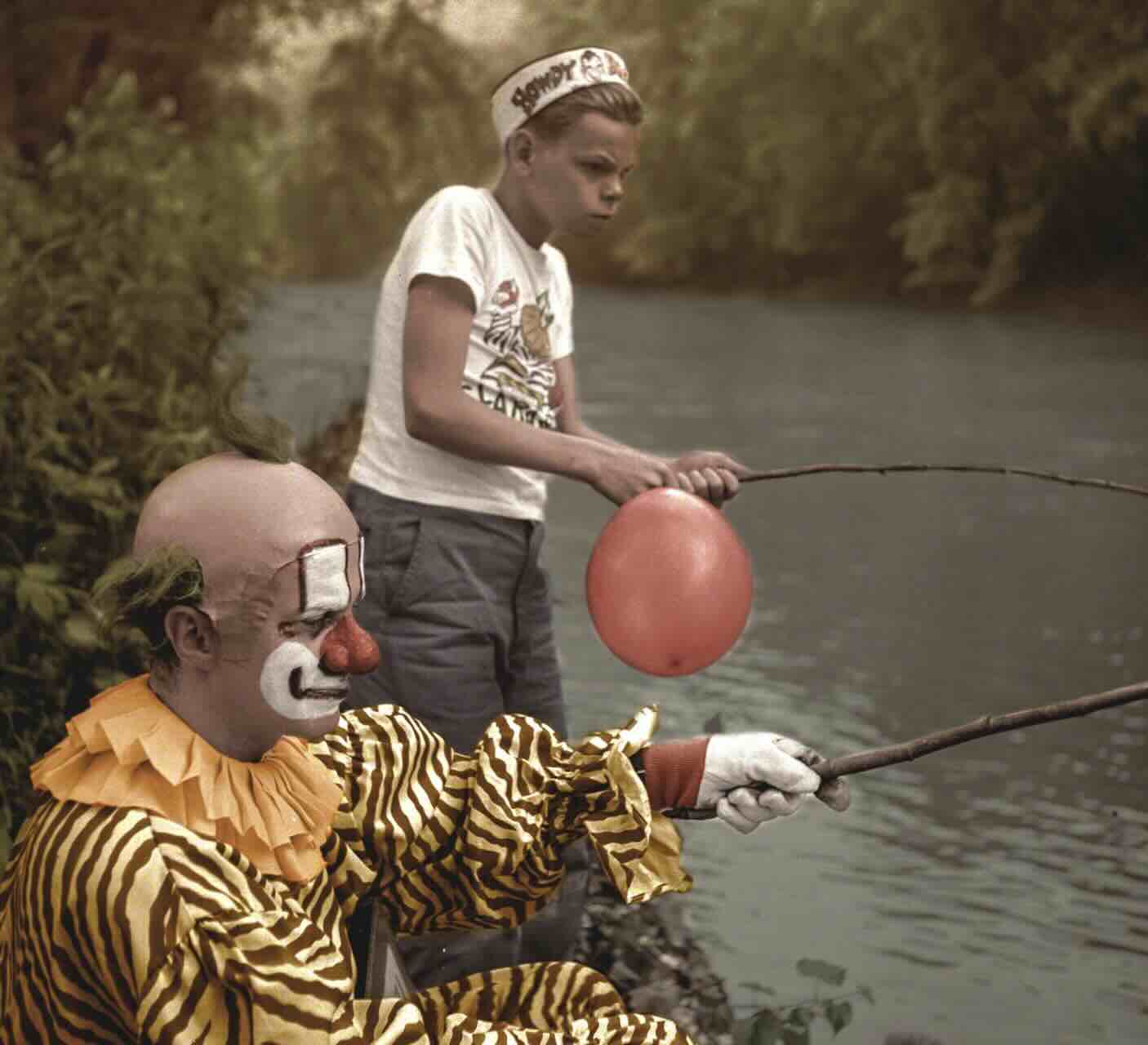 20 Colorized Early 1950s Photos