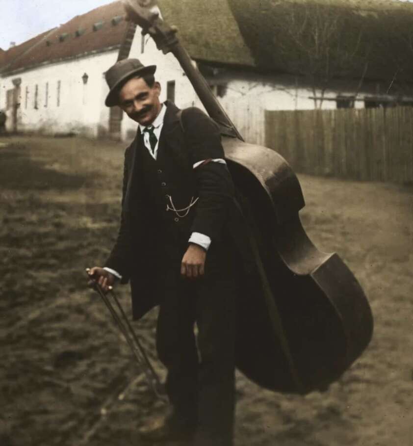 18 Colorized Photos of the Early to the Mid 1920s