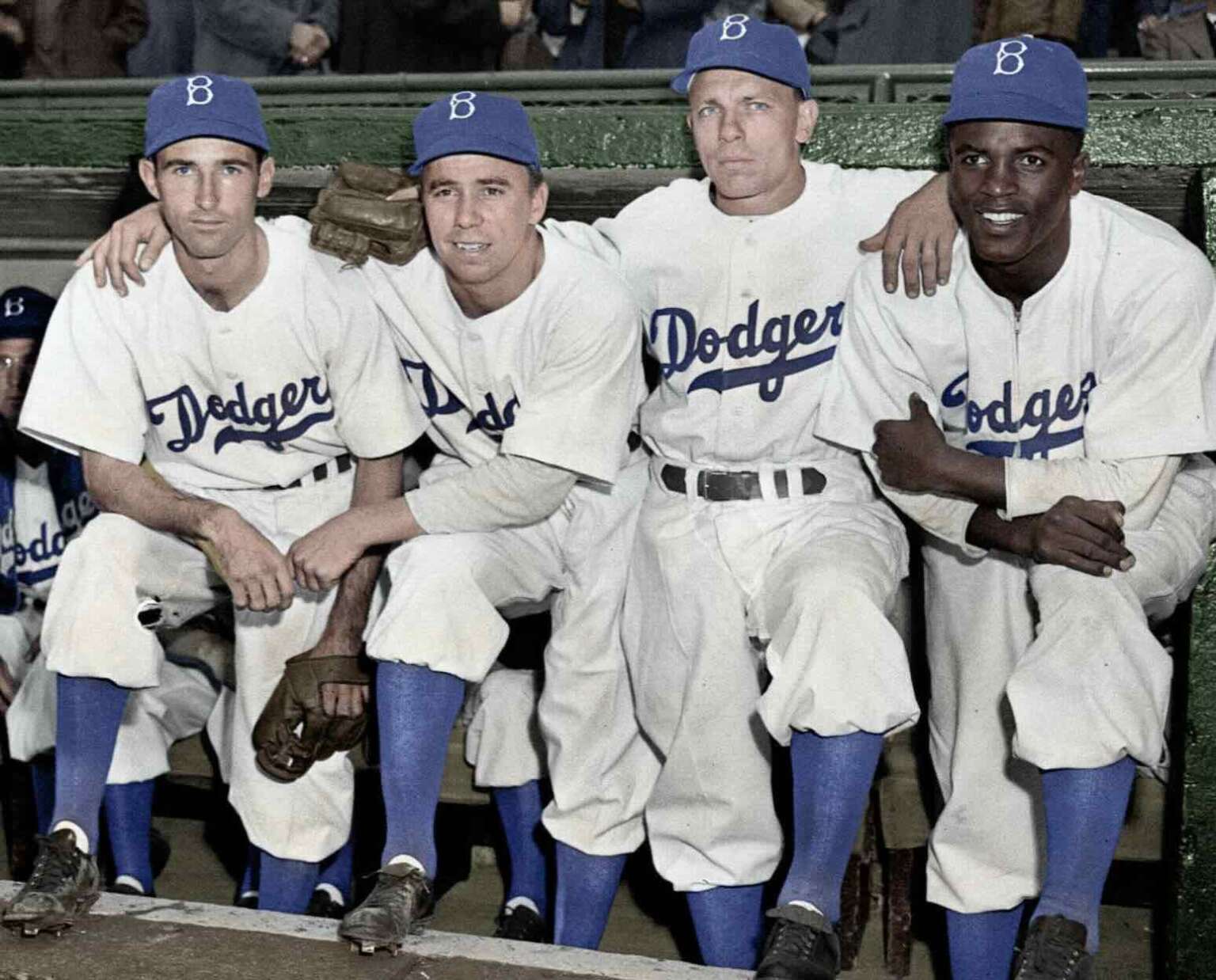 20 Vintage Colorized Late 1940s Photos