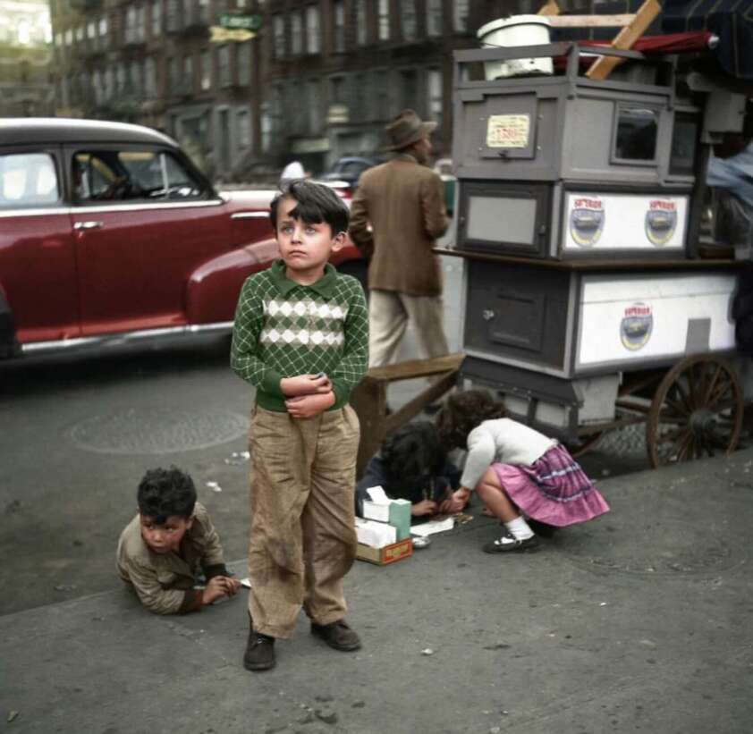 19 Colorized Early to Mid-1950s Photos