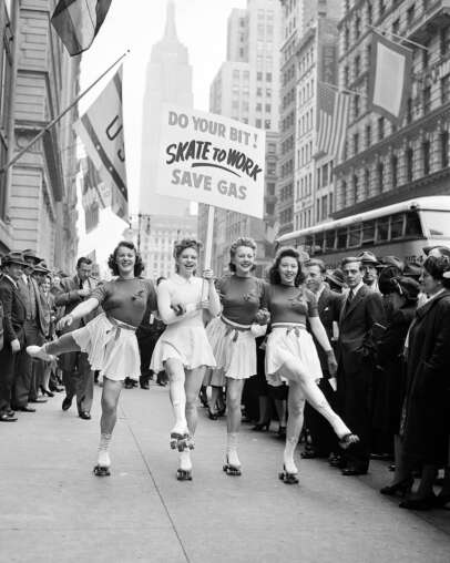 35 Rare Photos That Show Life in the Early 1940s