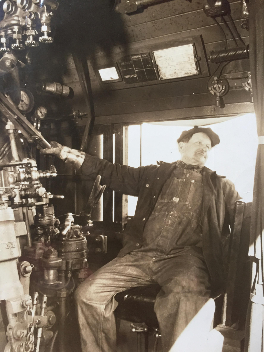 20 Vintage Photos of Railroad Workers (1890s–1970s)