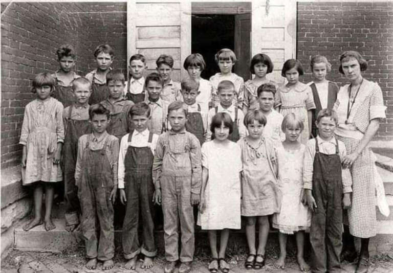 20 Vintage Photos of What School Looked Like 100 Years Ago