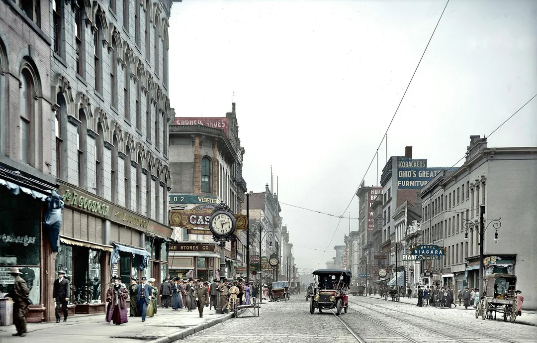 20 Colorized Photos of Street Scenes in the Early 1900s