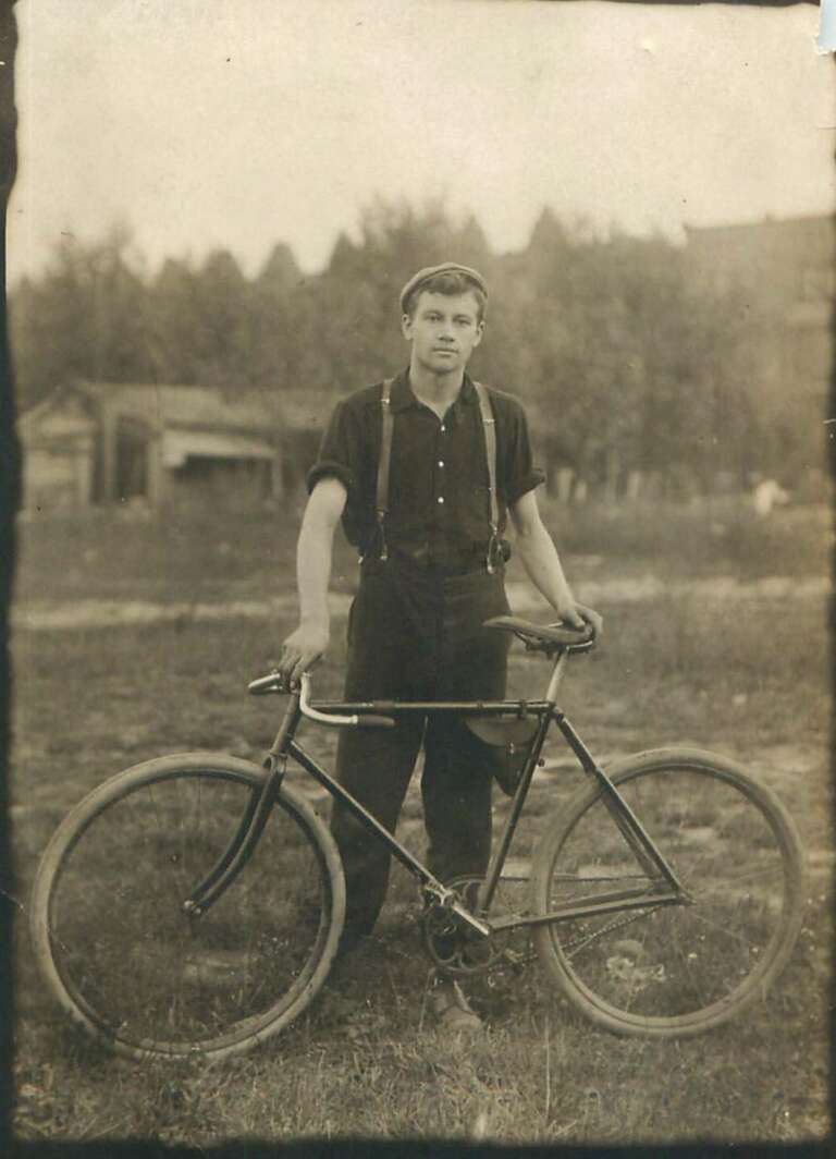 20 Vintage Photos From the 1910s Bicycle Craze