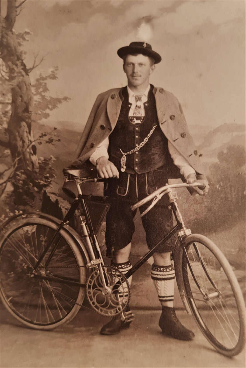 20 Vintage Photos From the 1910s Bicycle Craze