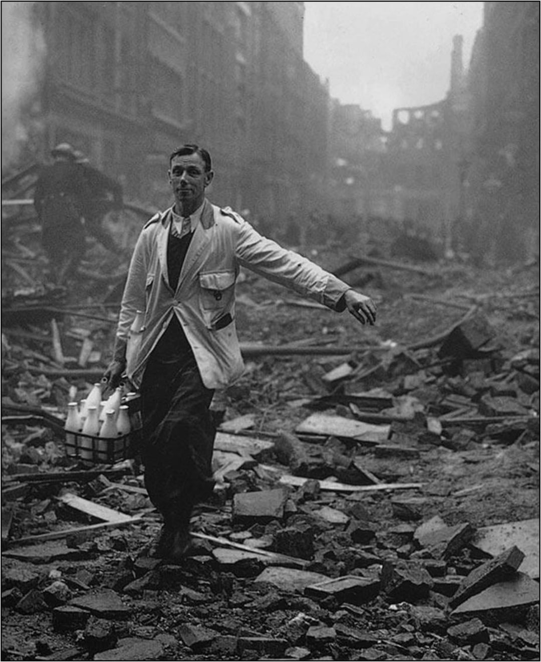 35 Rare Photos That Show Life in the Early 1940s