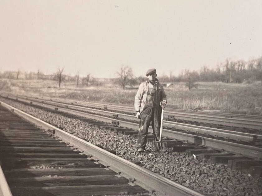 20 Vintage Photos of Railroad Workers (1890s–1970s)