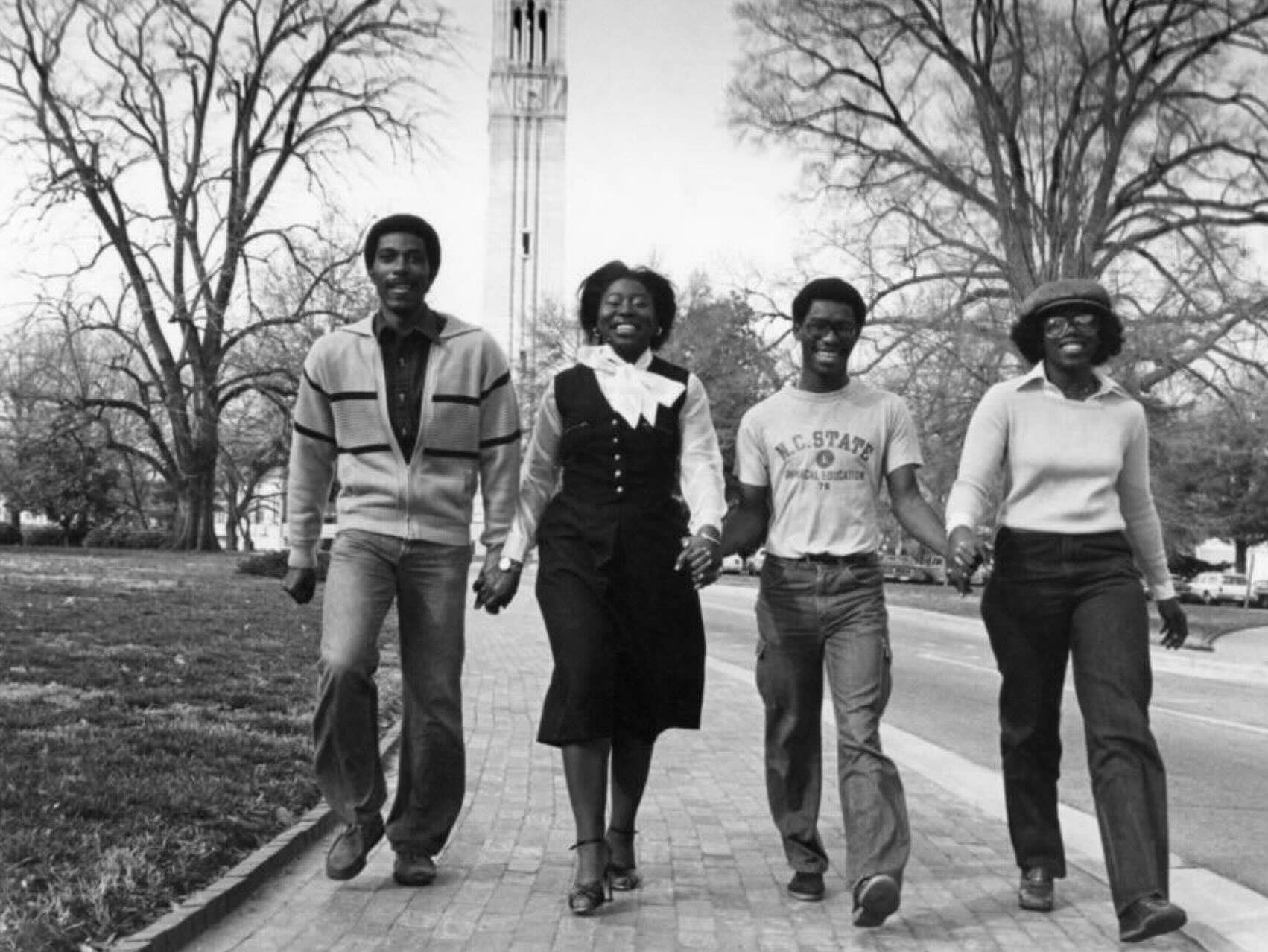 20 Vintage 1980s College Photos