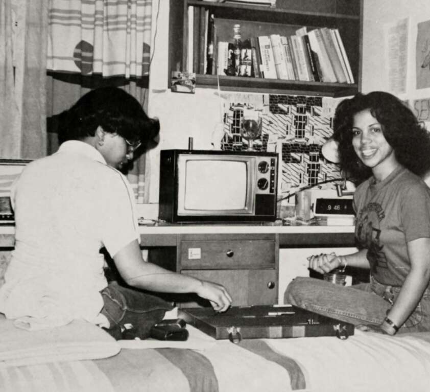 20 Vintage 1980s College Photos