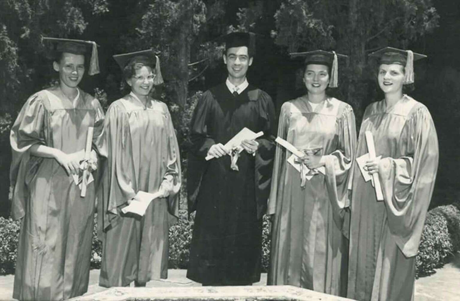 18 Vintage Graduation Photos From The Last 100 Years