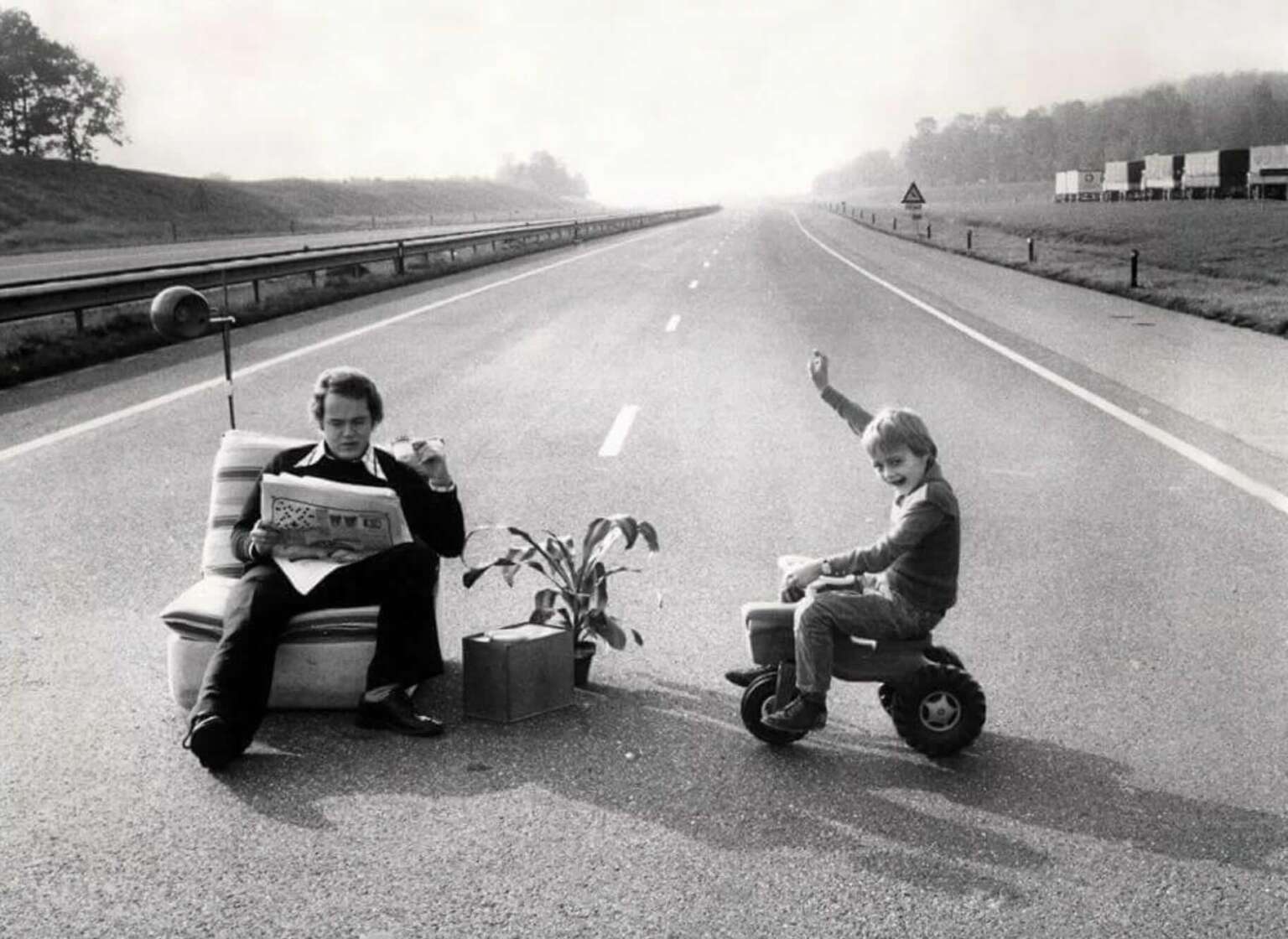 15 Vintage Photos Capturing the 1970s Oil Crisis