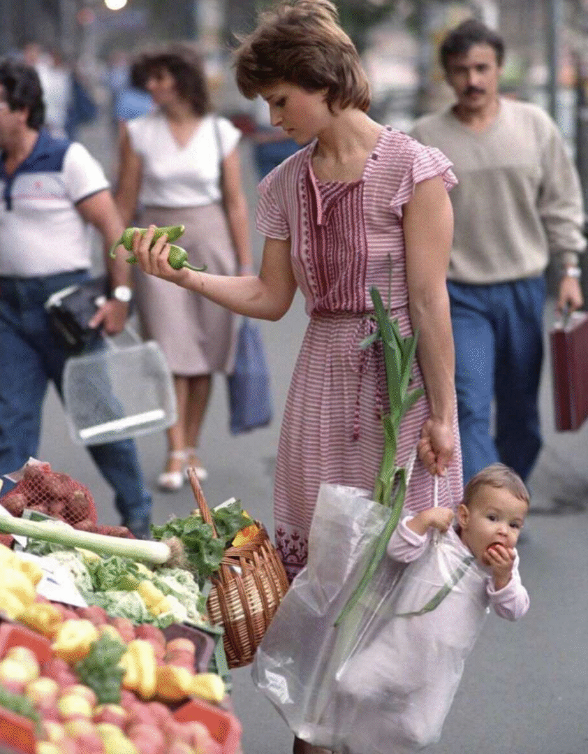 35 Throwback Vintage Photos of 1984