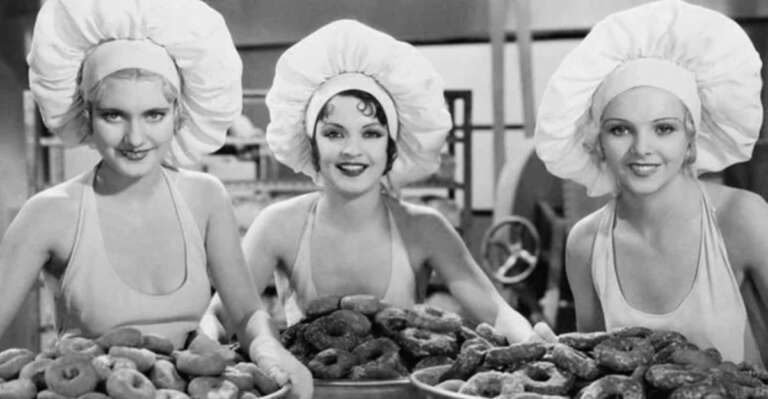 20 Vintage Photos of Bakeries That Bring the Past to Life