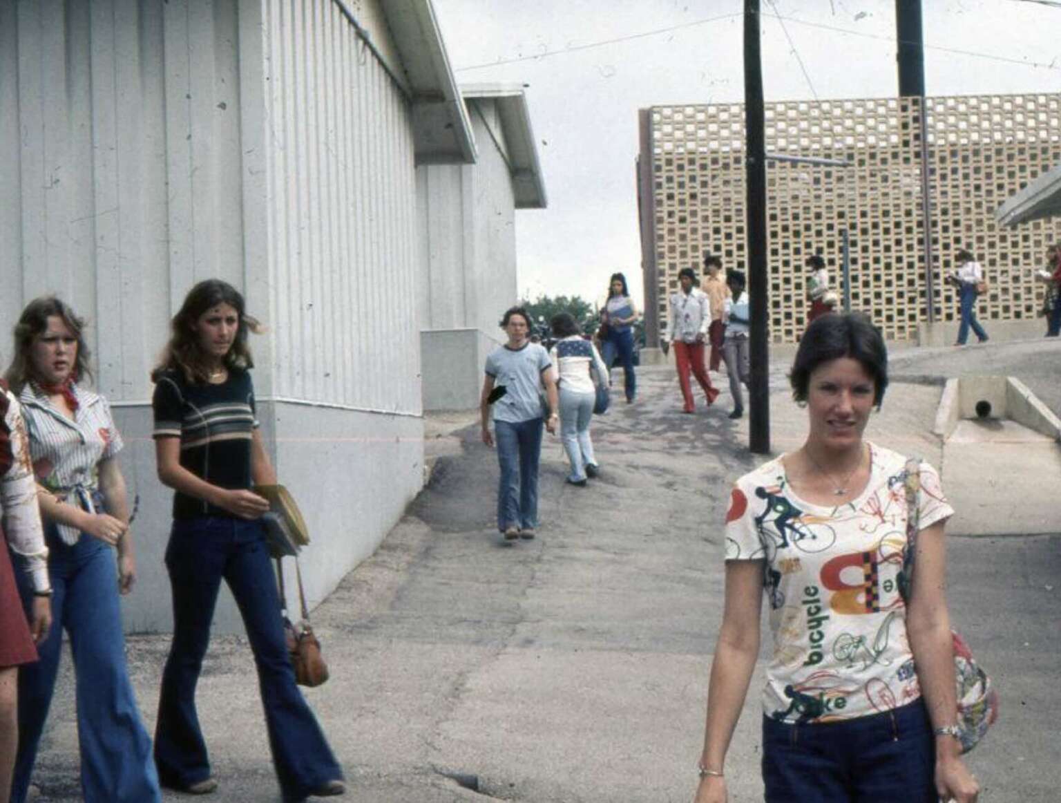 20 Vintage Photos That Perfectly Capture Texas in the 1960s-1970s