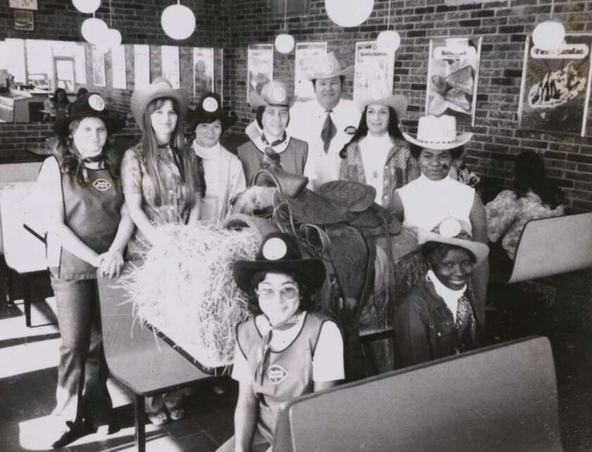 20 Vintage Photos That Perfectly Capture Texas in the 1960s-1970s