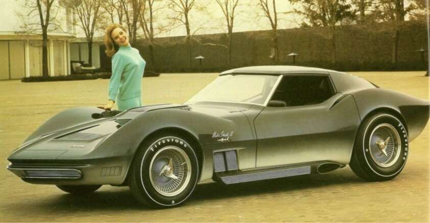 20 Vintage Photos of Cars in the Swinging Sixties