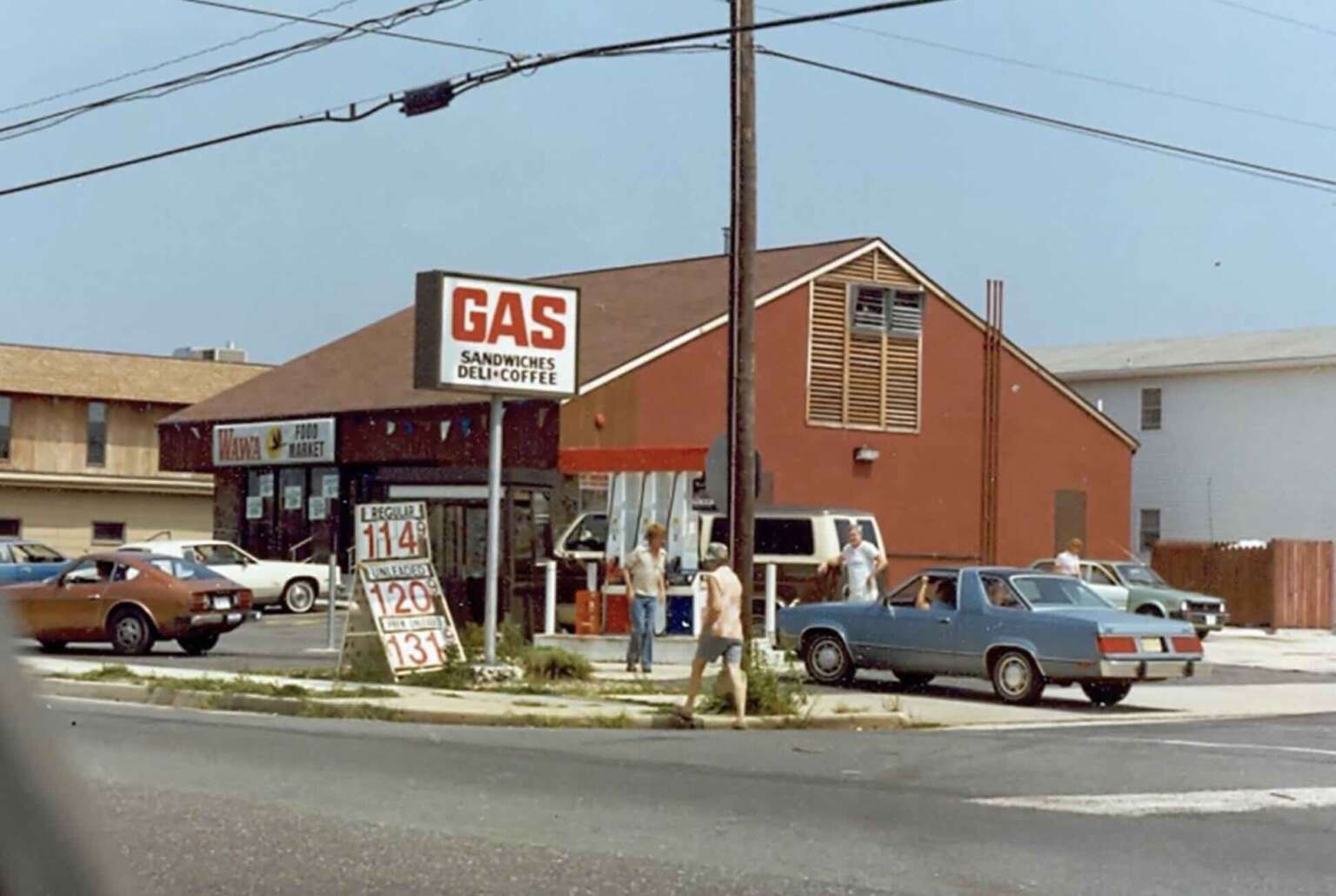 24 Vintage Photos That Capture the Electric Eighties