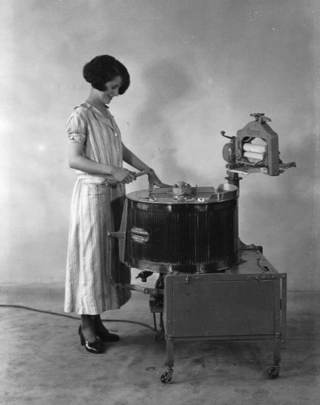 24 Vintage Photos That Capture 1925