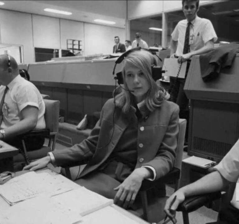20 Vintage Photos That Show What NASA Was Like in the 1960s