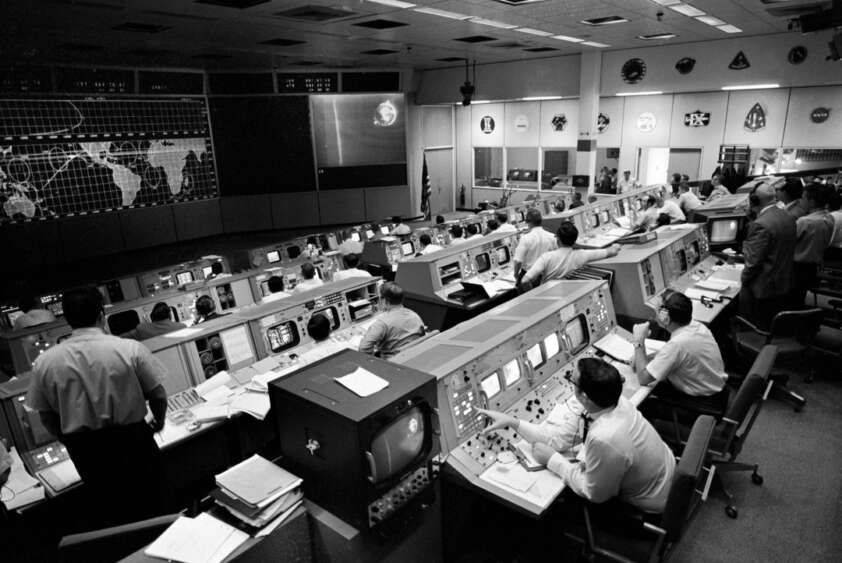 20 Vintage Photos That Show What NASA Was Like in the 1960s