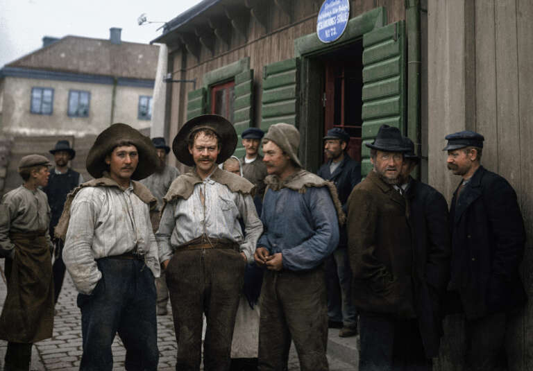 25 Colorized Photos From 1895 That Bring History to Life
