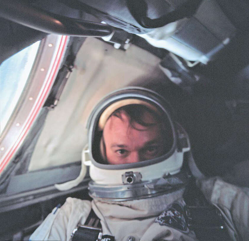 20 Vintage Photos That Show What NASA Was Like in the 1960s