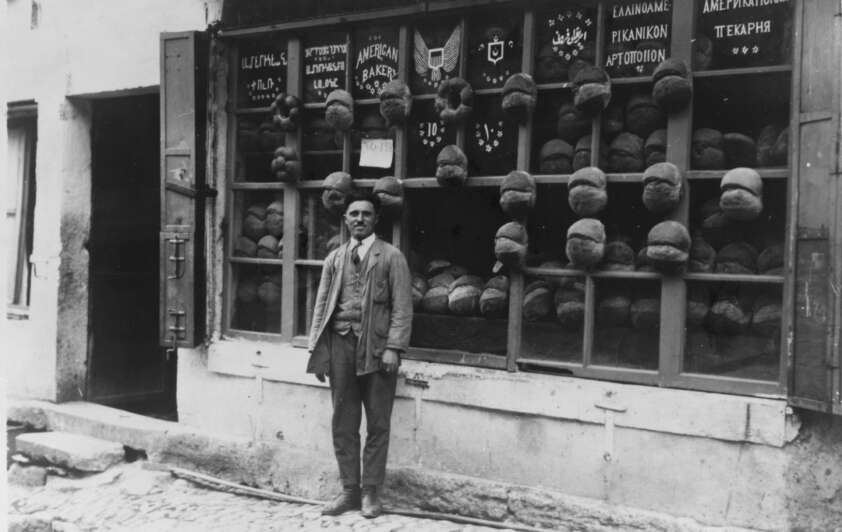 20 Vintage Photos of Bakeries That Bring the Past to Life