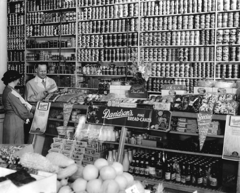 20 Vintage Photos of Bakeries That Bring the Past to Life