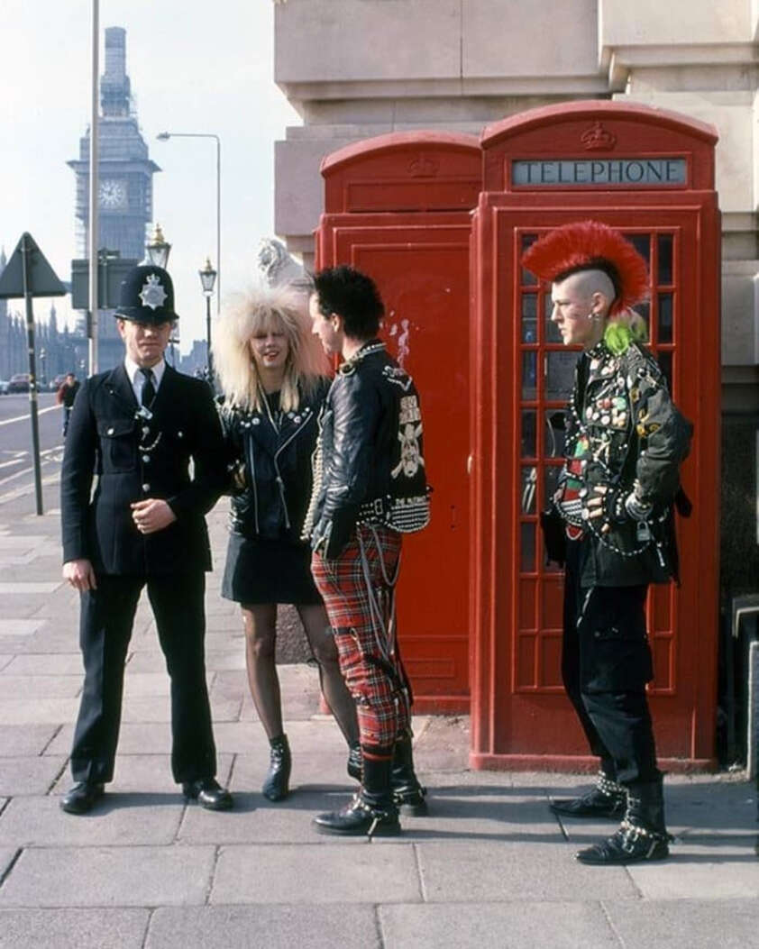 20 Photos That Embody Punk Rock Culture (’70s–’80s)