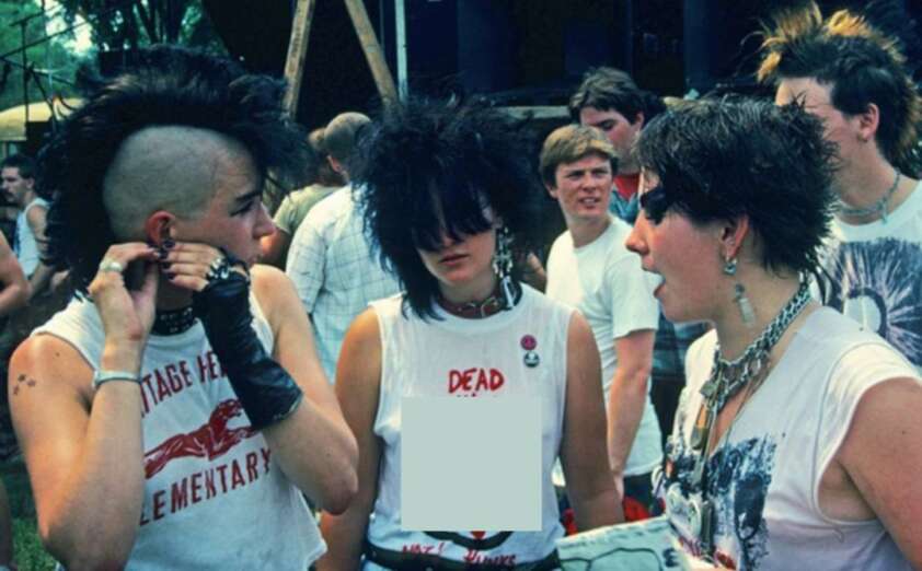 20 Photos That Embody Punk Rock Culture (’70s–’80s)