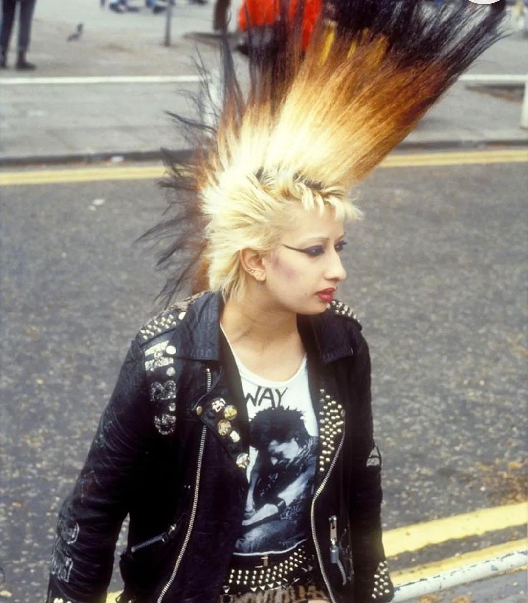 20 Photos That Embody Punk Rock Culture (’70s–’80s)