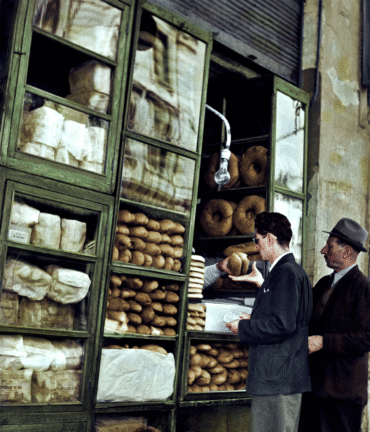 20 Vintage Photos of Bakeries That Bring the Past to Life