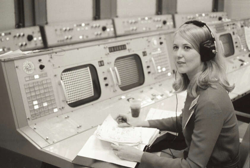 20 Vintage Photos That Show What NASA Was Like in the 1960s