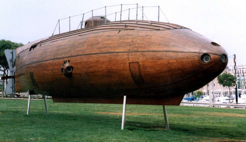 20 Vintage Images of Submarines from 1620 to 1970