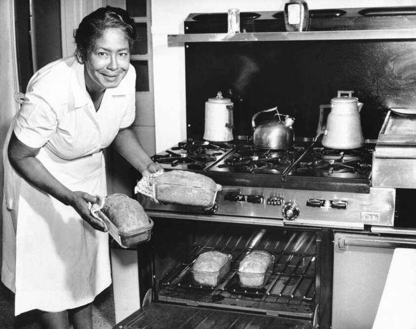 20 Fascinating Photos of Chefs from the Past (1900s–1990s)