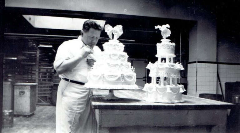 20 Vintage Photos of Bakeries That Bring the Past to Life