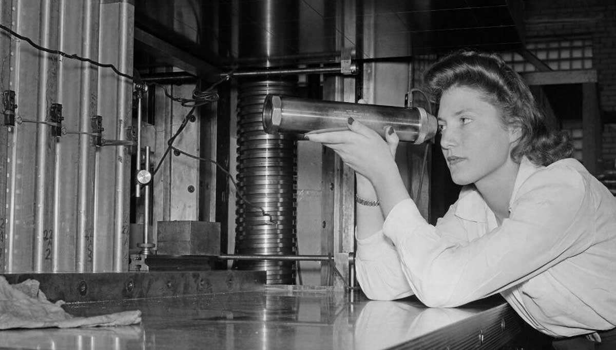 23 Vintage Post Office Photos That Deliver Postal Nostalgia
