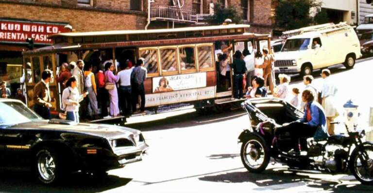 35 Nostalgic Vintage Photos That Perfectly Capture 1981-1982