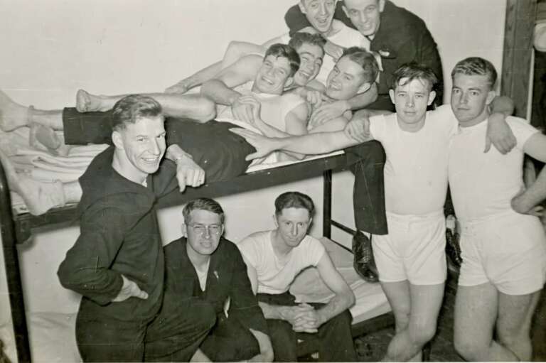 35 Vivid Vintage Photos of 1942