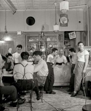 35 Vivid Vintage Photos of 1942