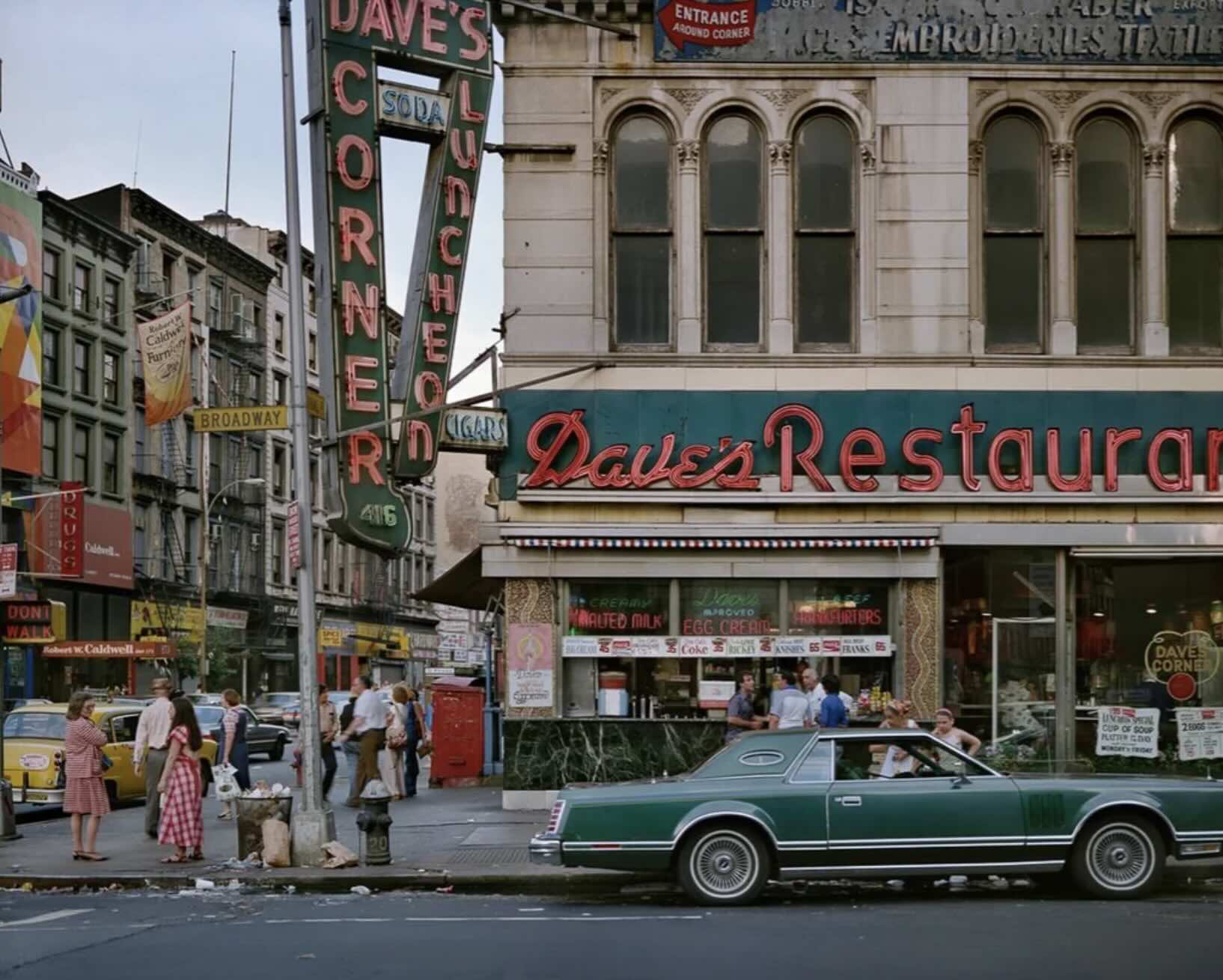 35 Throwback Vintage Photos of 1984